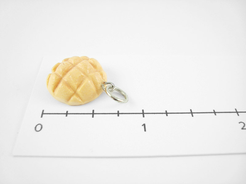 Miniature Charm Melon Pan on Luulla